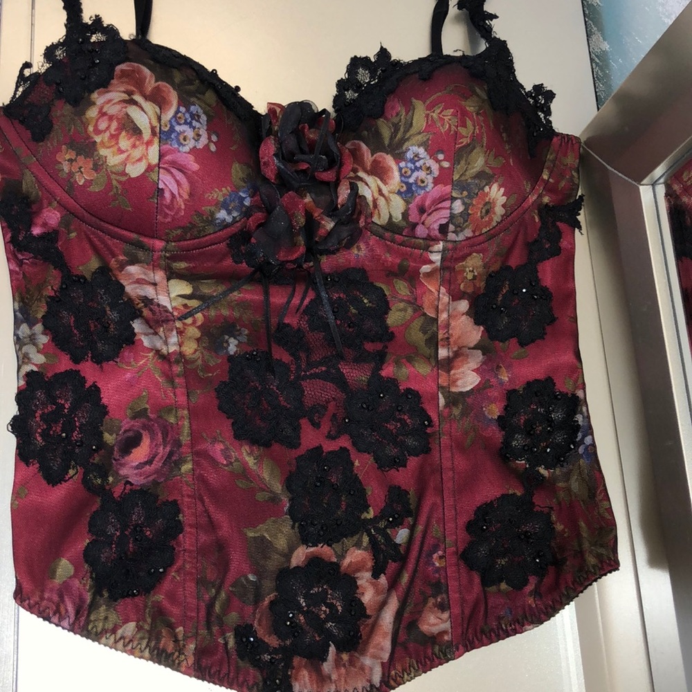 Gorgeous Detailed Red Laced Corset - Gem